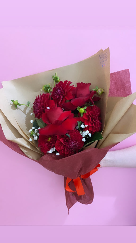 PRETTY RED POSY – Flowers in the Woods